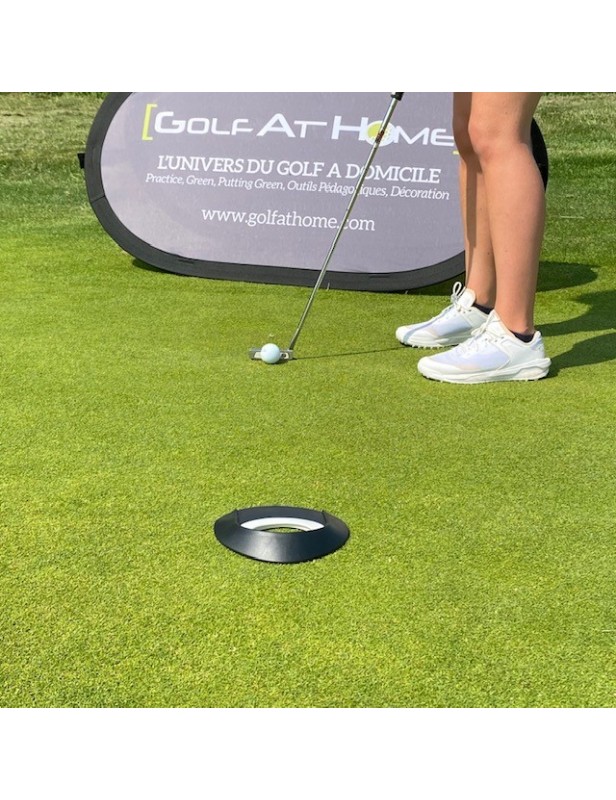 Trou de golf - putting - trou à déplacer