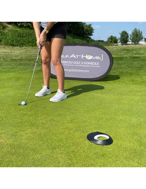 Trou de golf - putting - trou à déplacer